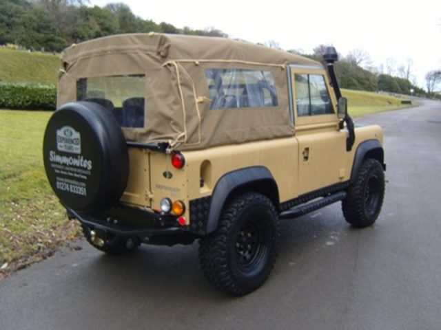 2000 LHD LAND ROVER DEFENDER 90 TD5 SOFT TOP - Simmonites